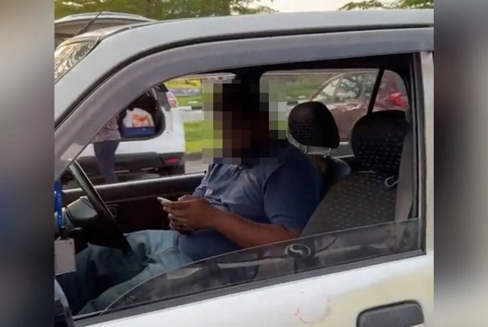 Seorang Lelaki Ditahan Cakap Lucah Dan Halang Kereta Lain Keluar Parking