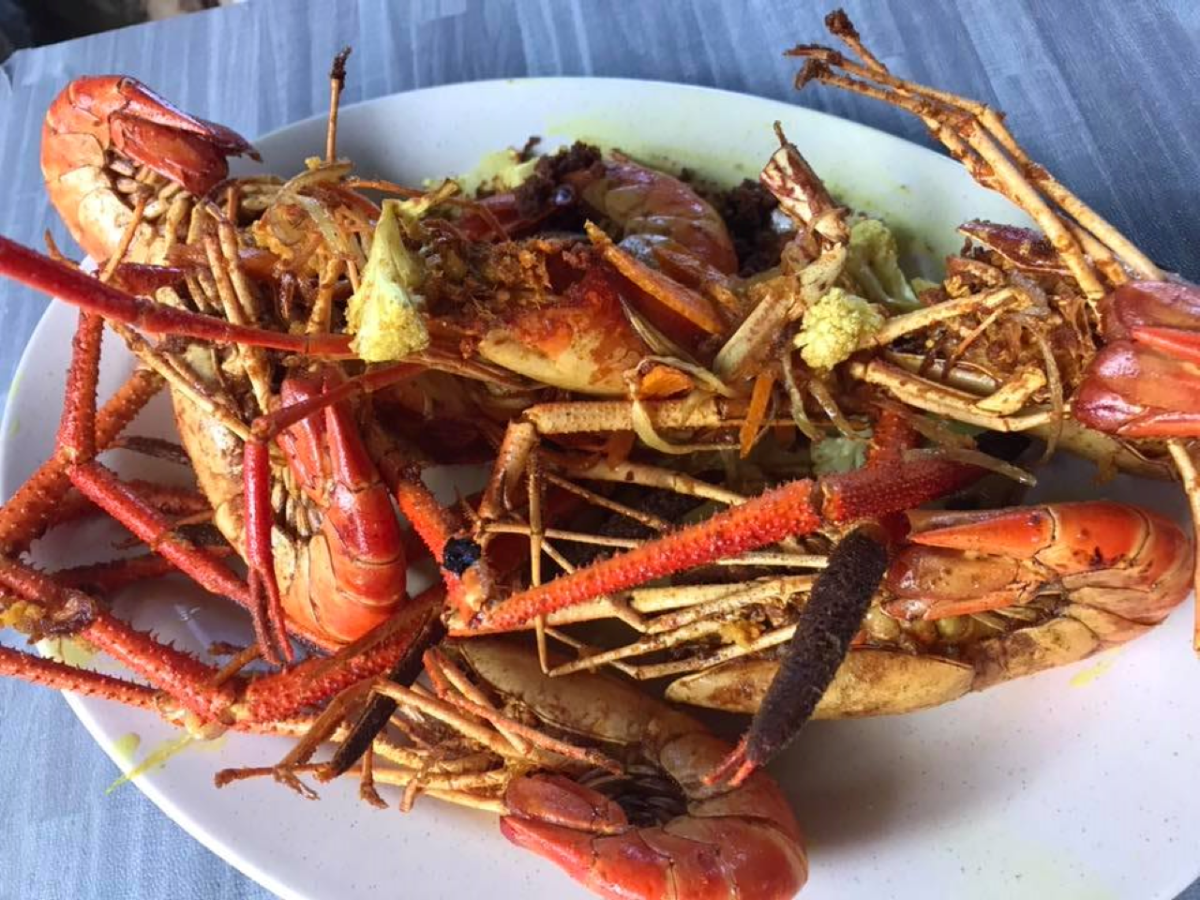 13 Tempat Makan Best Seafood Teluk Intan, Perak