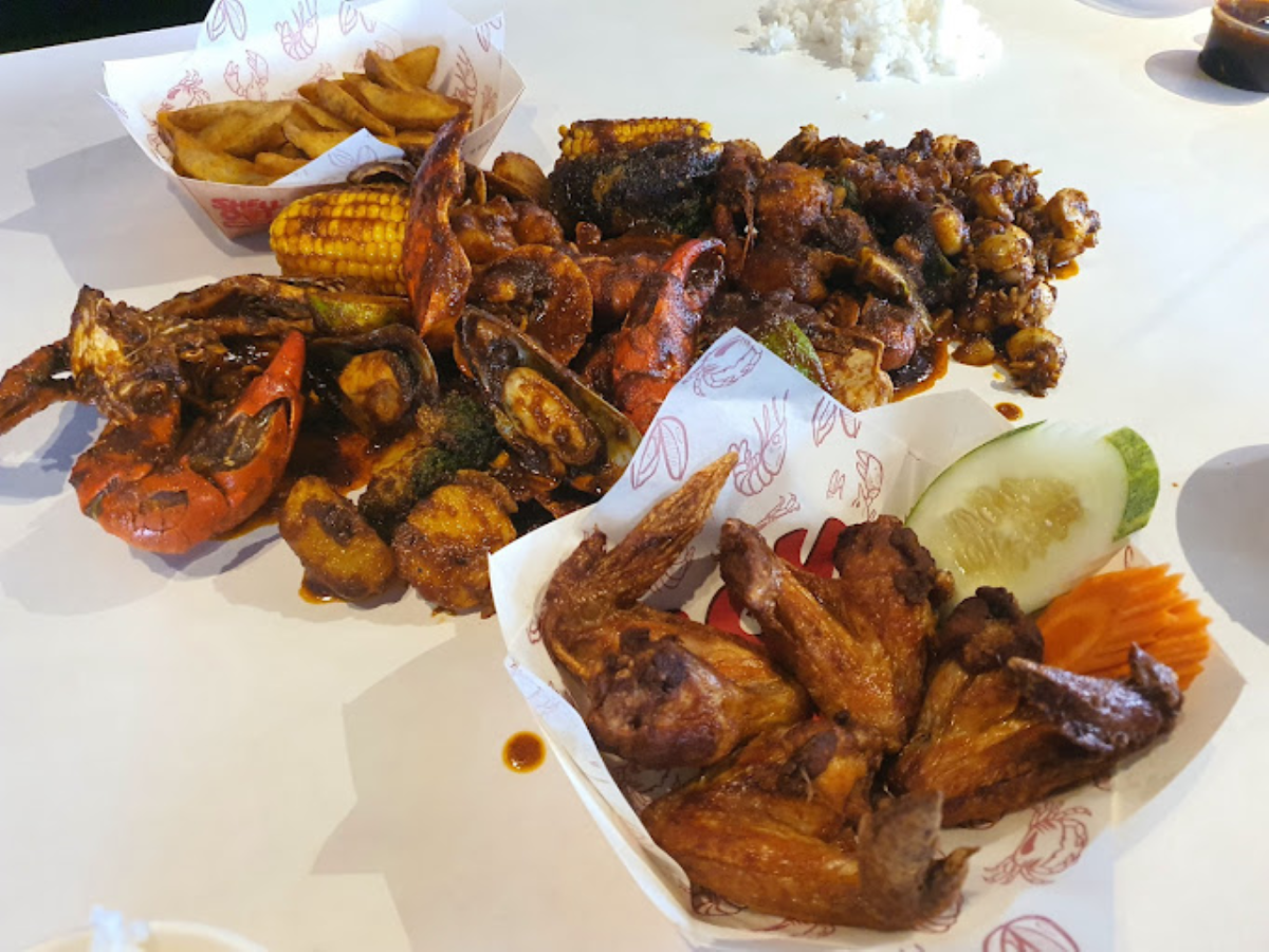13 Tempat Makan Malam Best di Petaling Jaya, Selangor