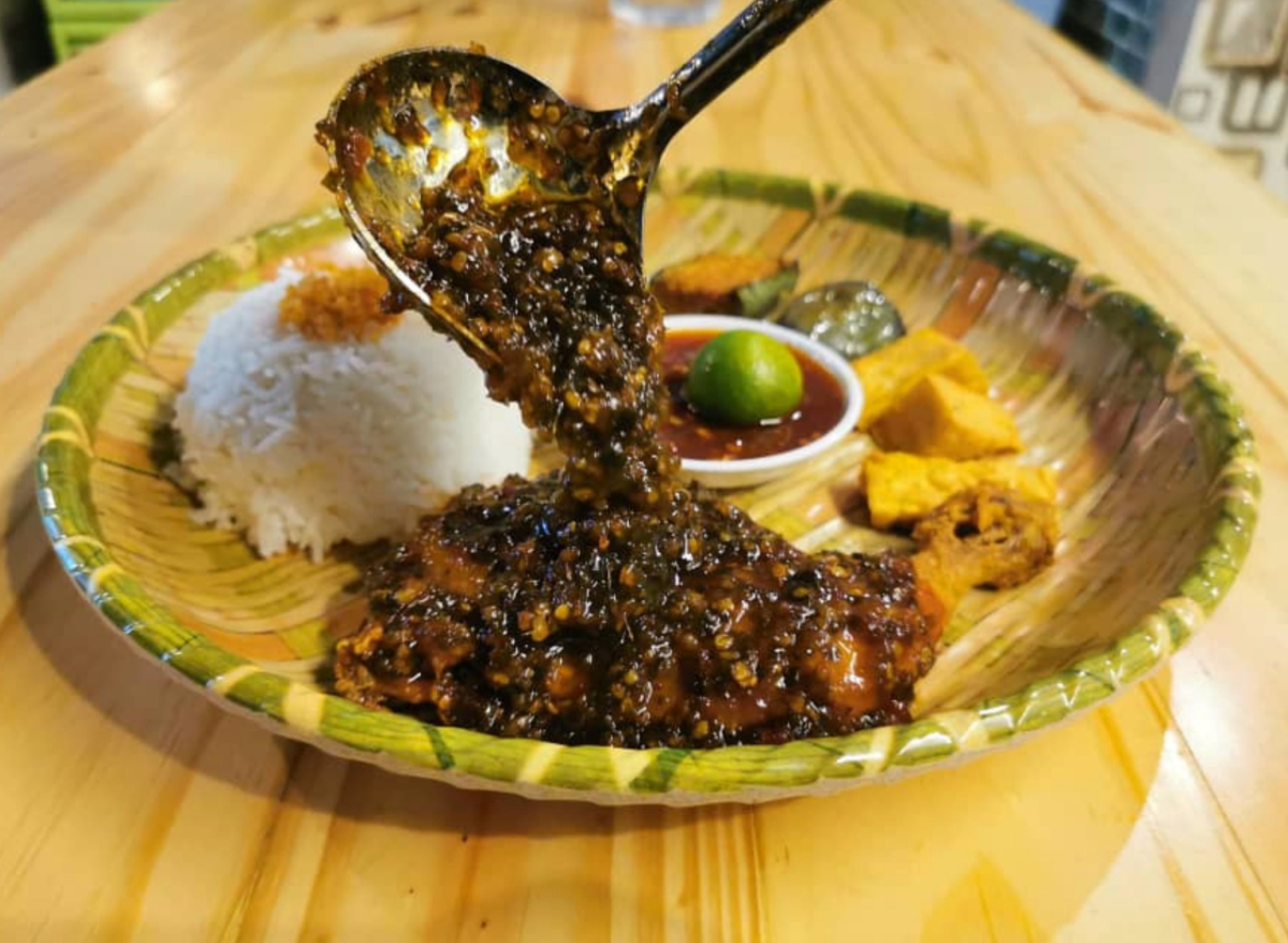 13 Tempat Makan Malam Best di Limbang, Sarawak